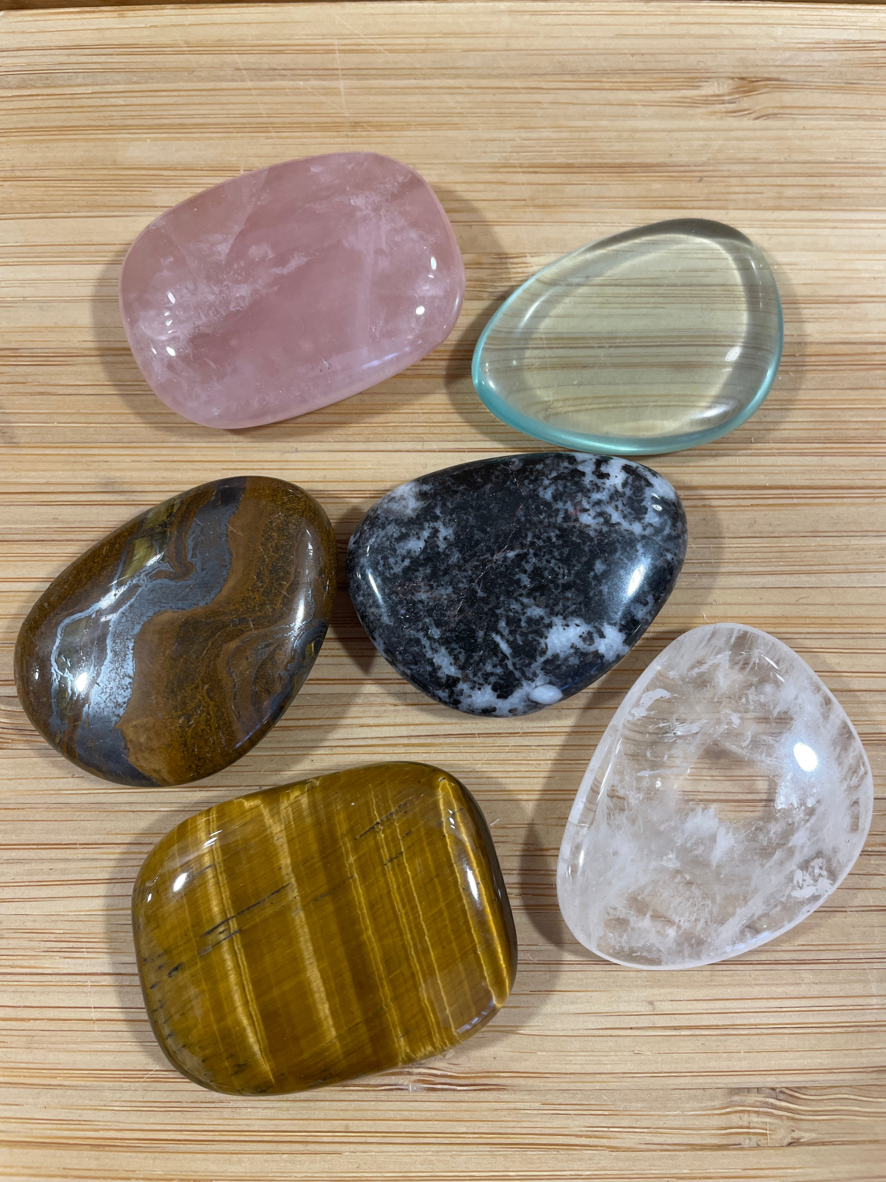 Worry, Thumb, Tablet & Palm Stones & Pebbles – The Kent Crystal Cave